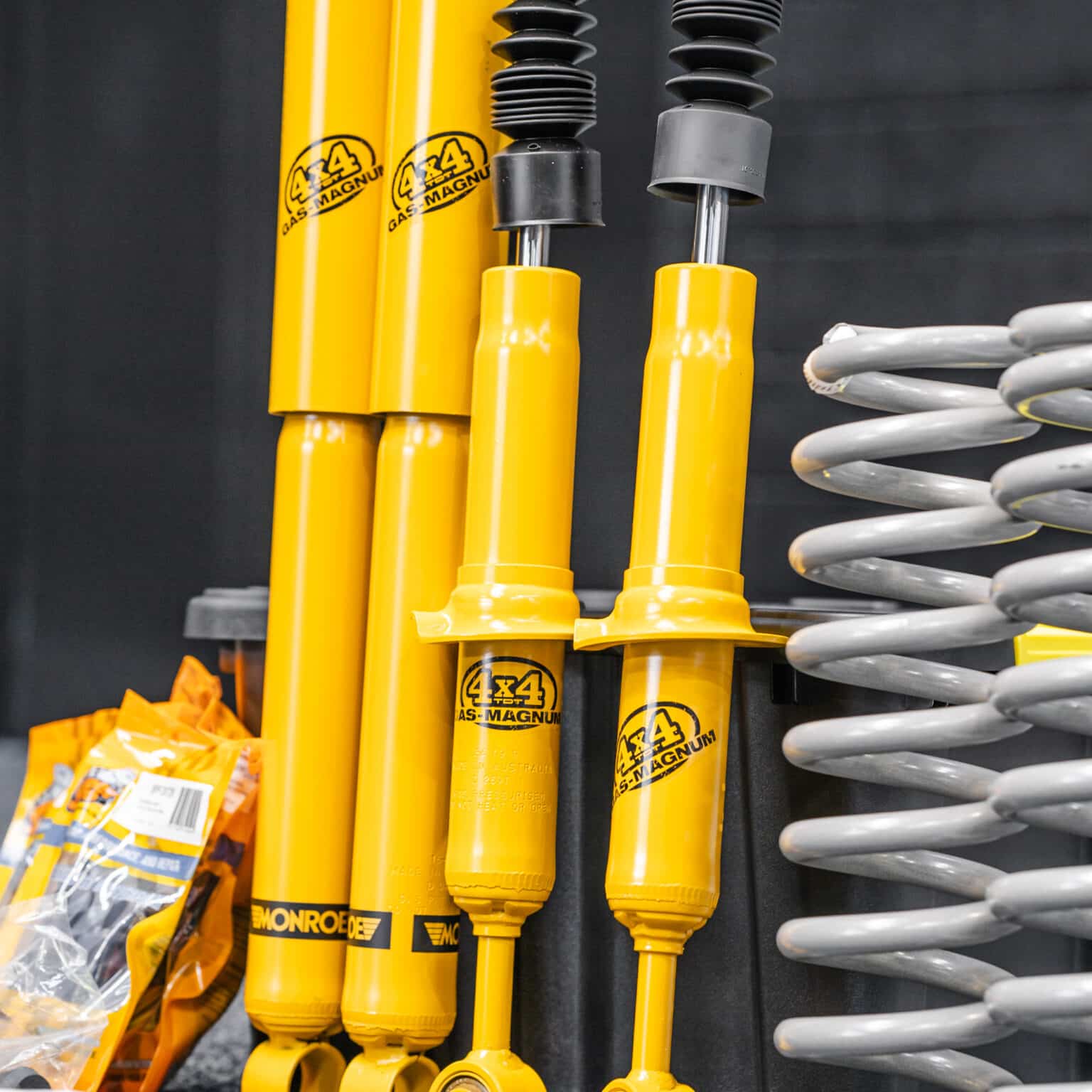 MONROE - Nissan Navara NP300 2015-2021 [D23] 2" Suspension Lift Kit ...